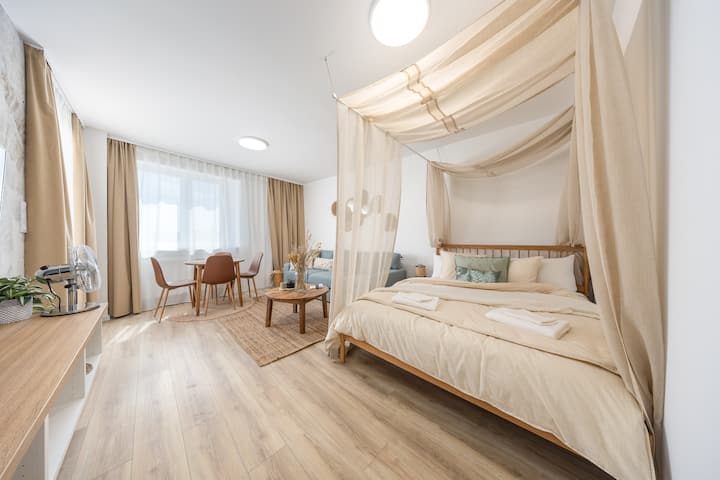 Iconic View • Luxury Apt In Bratislava Old Town - Bratysława