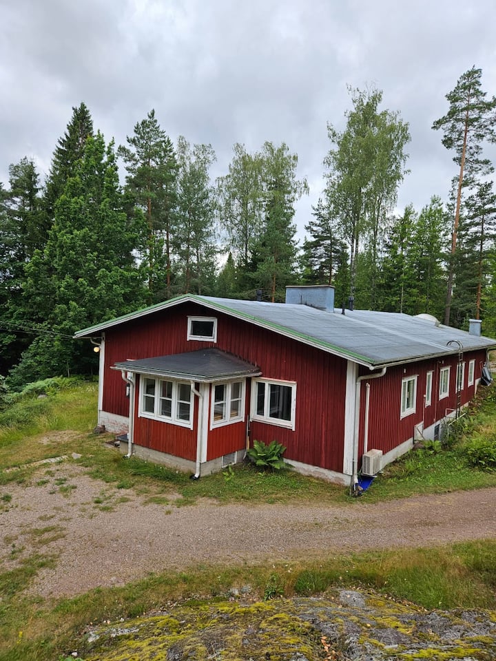Ihana Iso Talo Luonnon Keskellä - Espoo