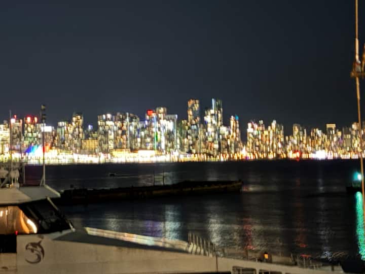 Floating Boat Shed | Rooftop Deck |City Views - Canada