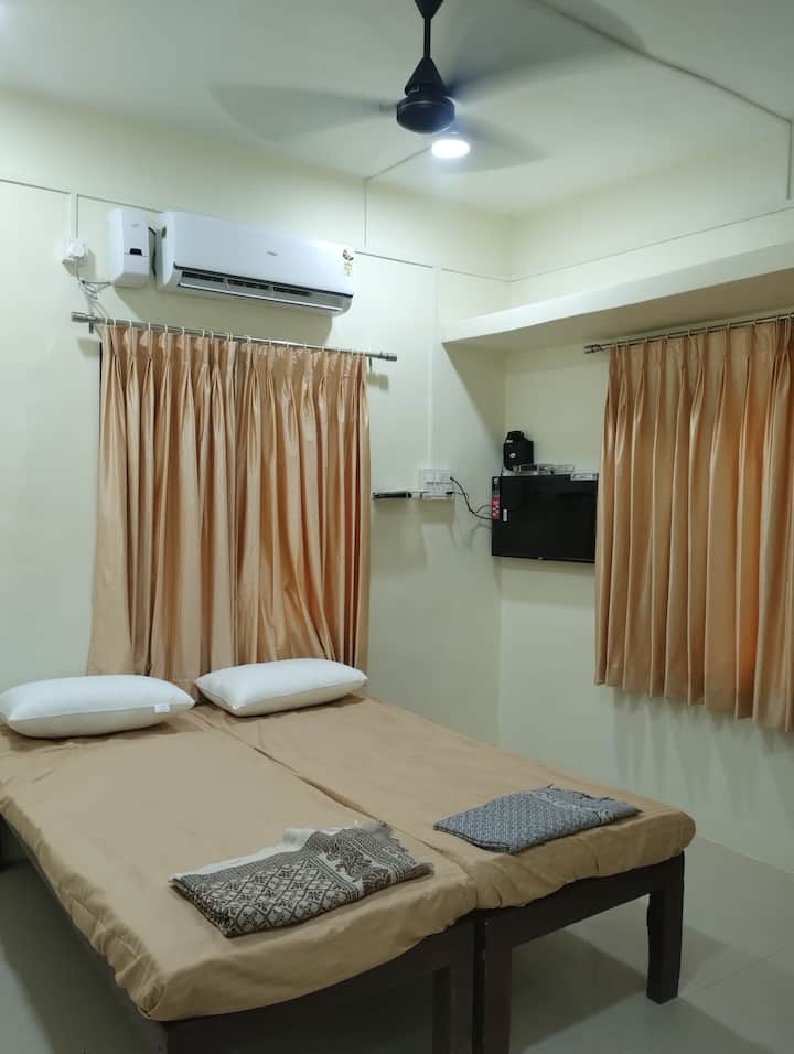 Beach Holiday Stay For 2 Person - Guhagar