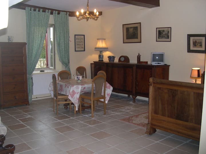 La Maison Des Gardes. Appart. 4 Pers. - Millay