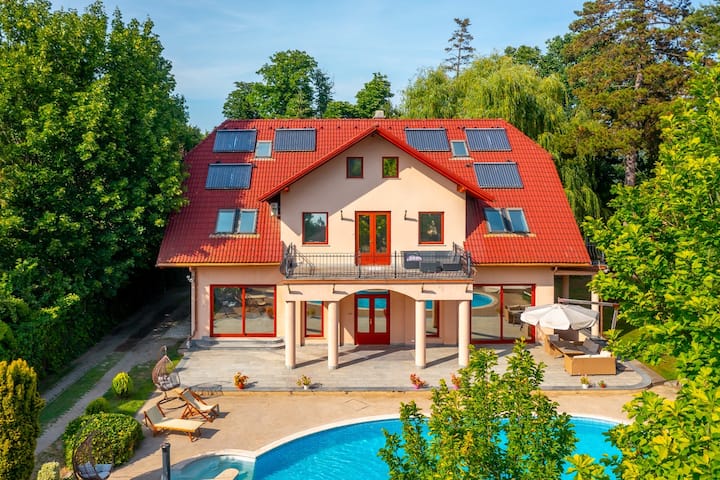 Gödöllő Privát Luxury Villa - Hungary