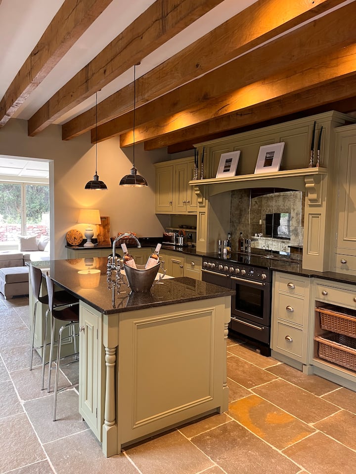 1895 The Hen House, Farm Barn - Warwickshire