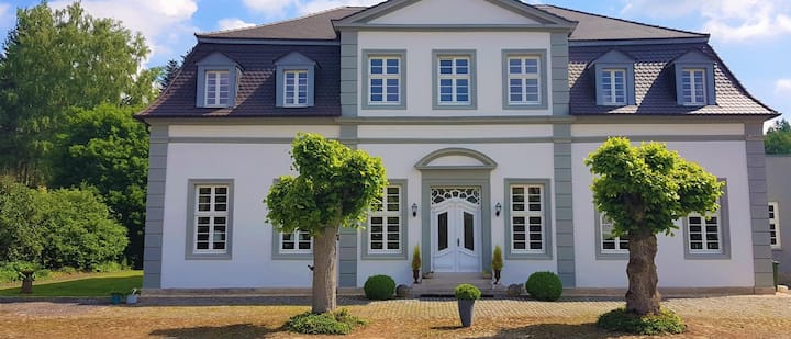 Jagdschloss Friedrichstahl - Waldeck