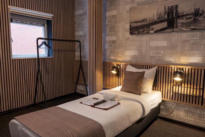 Budget Single Room - Groningen
