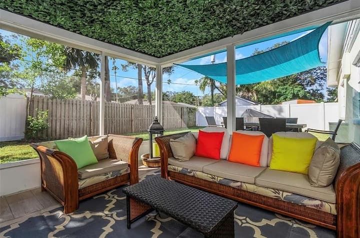 Calumet By The Creek | Free Kayaks & Bikes | 8 Pp - Clearwater Beach, FL