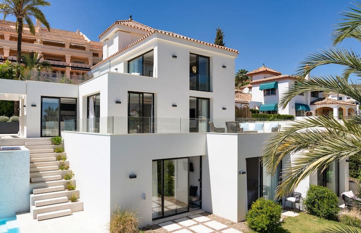 Villa Hill Club - Panoramic Views Over Marbella - Marbella