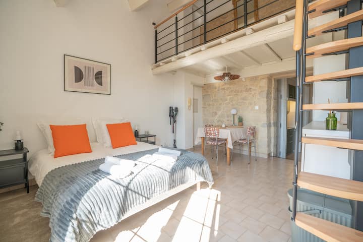 Sur Les Toits D'uzès Yourhosthelper - Uzès