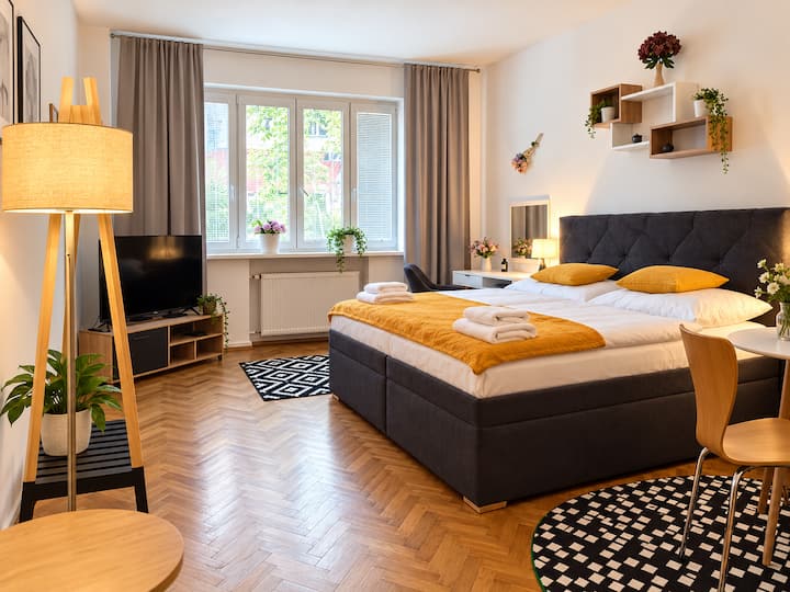 Centre-ville, Métro Et Jardin, Prague 5, Pour 4 Personnes - Prague