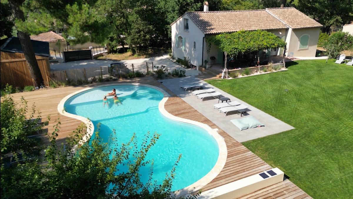 Provencal guest room & breakfast included - Bed and breakfasts for Rent ...