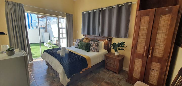 Point Village Guest House - 2 - Mossel Bay