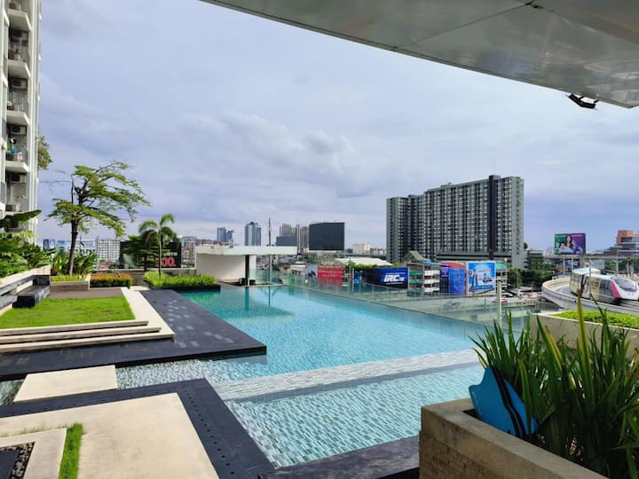 Relaxing 1br Condo Near Mrt Bangkok With Sky View - Thailand
