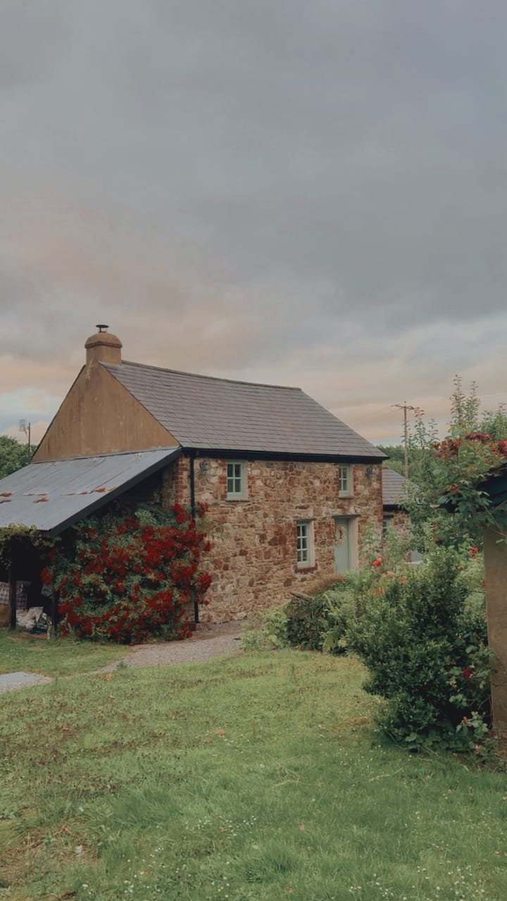 The Little Welsh Cottage - Bridgend