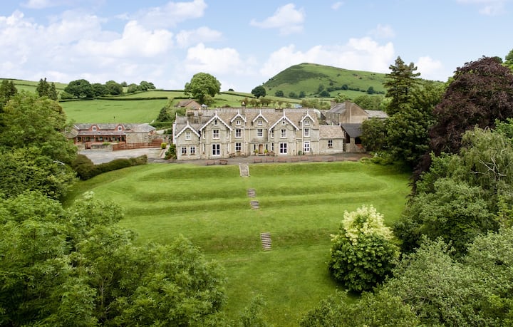 Dunfield House – Group Getaway/ Event Hire - Herefordshire