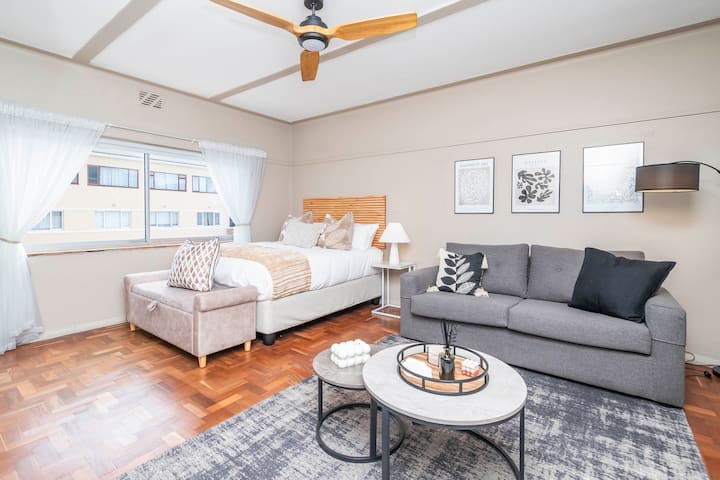Mountain View / Queen Bed / Fast Wifi - Camps Bay