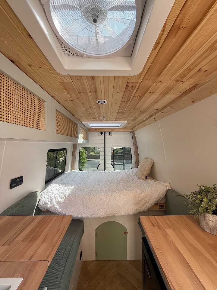 Sandy The Cosy Campervan - Stow-on-the-Wold