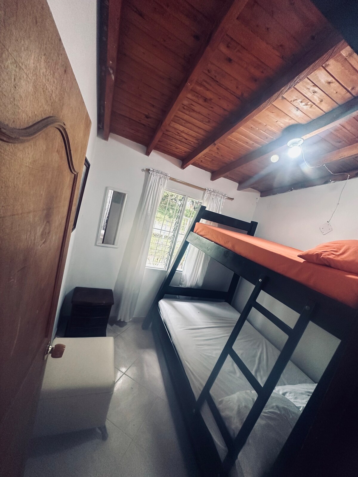 Cabane à 5 minutes de Guatapé - Cabanes à louer à Guatapé, Antioquia ...