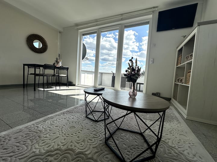 Helles Apartment Mit Balkon - Wiesbaden