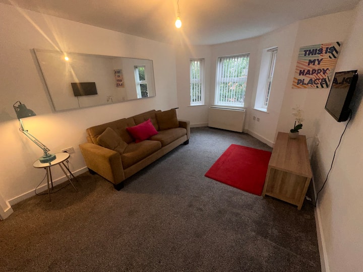 Stylish 1-bed | Quick City Links - Guernsey