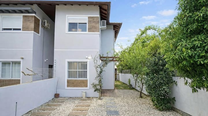 Casa&nbsp;4q&nbsp;Nova! Banheira &&nbsp;Churras + 400m Da Praia - Florianópolis