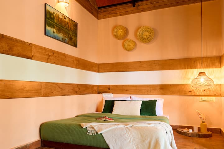 Ketaki By Raho: Pond-view Farm Stay Escape - Kodagu