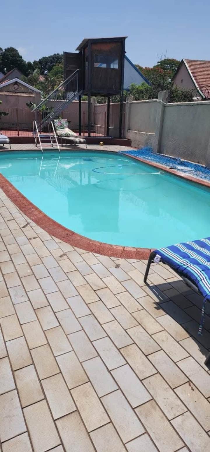 5 Bedroom Guest House In Durban - Durban