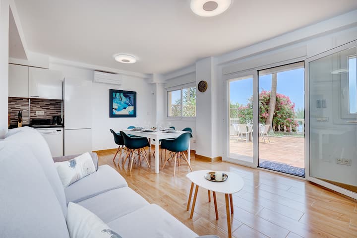 Modern Home On The Beach In Estepona - Estepona