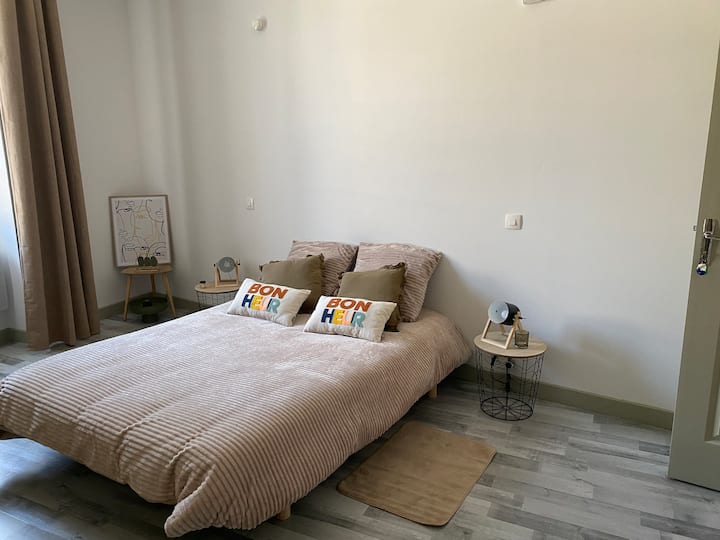 Chambre N2 (Possibilité 4 Autres Chambres) - Charente