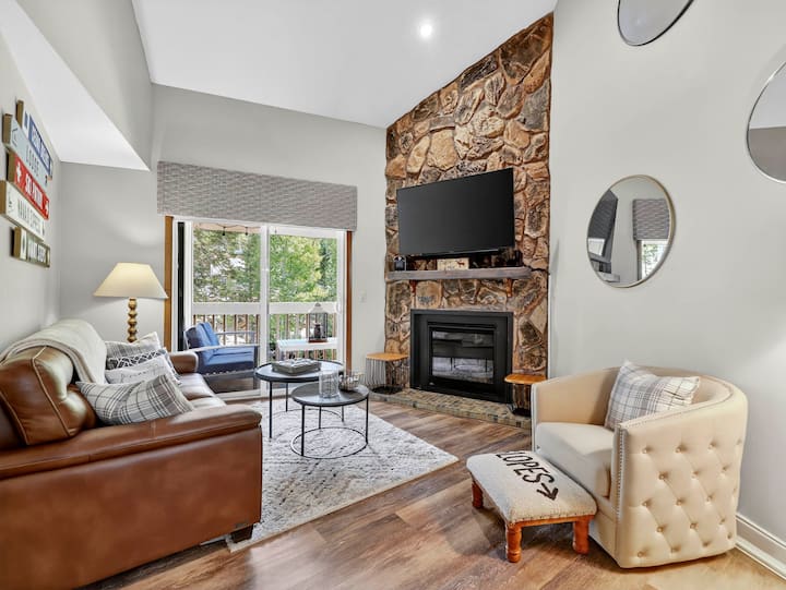 Full Kitchen | Sleeps 6 | King Primary Bedroom - Brian Head, UT