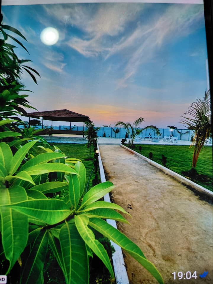 Elegant Farms With Pool - Anantagiri Hills