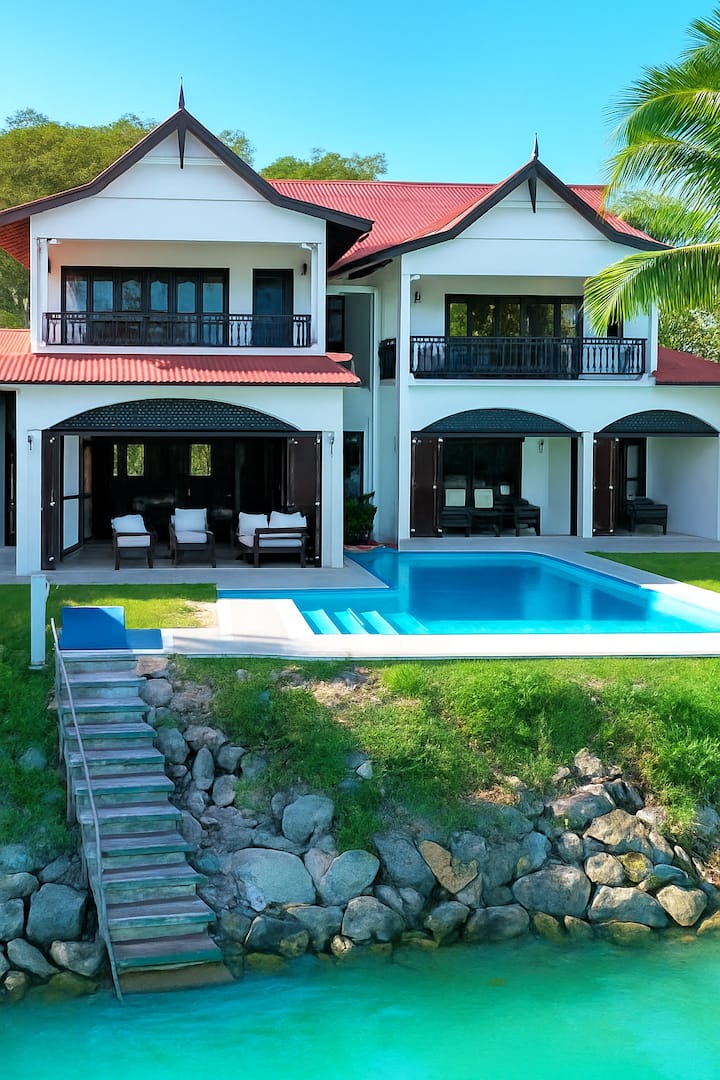 Beachfront Villa 5-bedroom With Private Pool - Seychelle-szigetek
