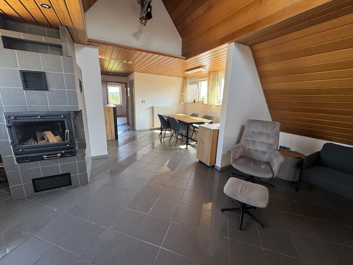 2,5 Zimmer Apartment Mit Balkon Und Kamin - Stuttgart