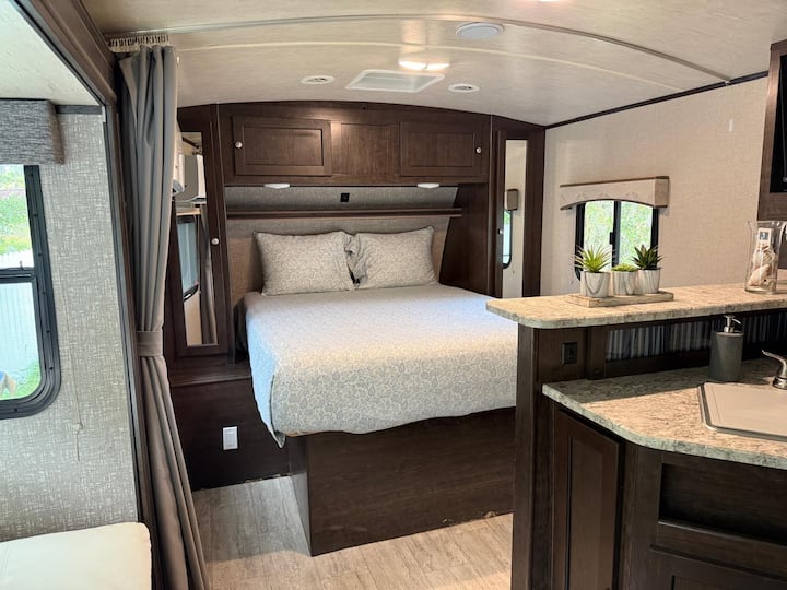 With Private Spa - Jacksonville, FL