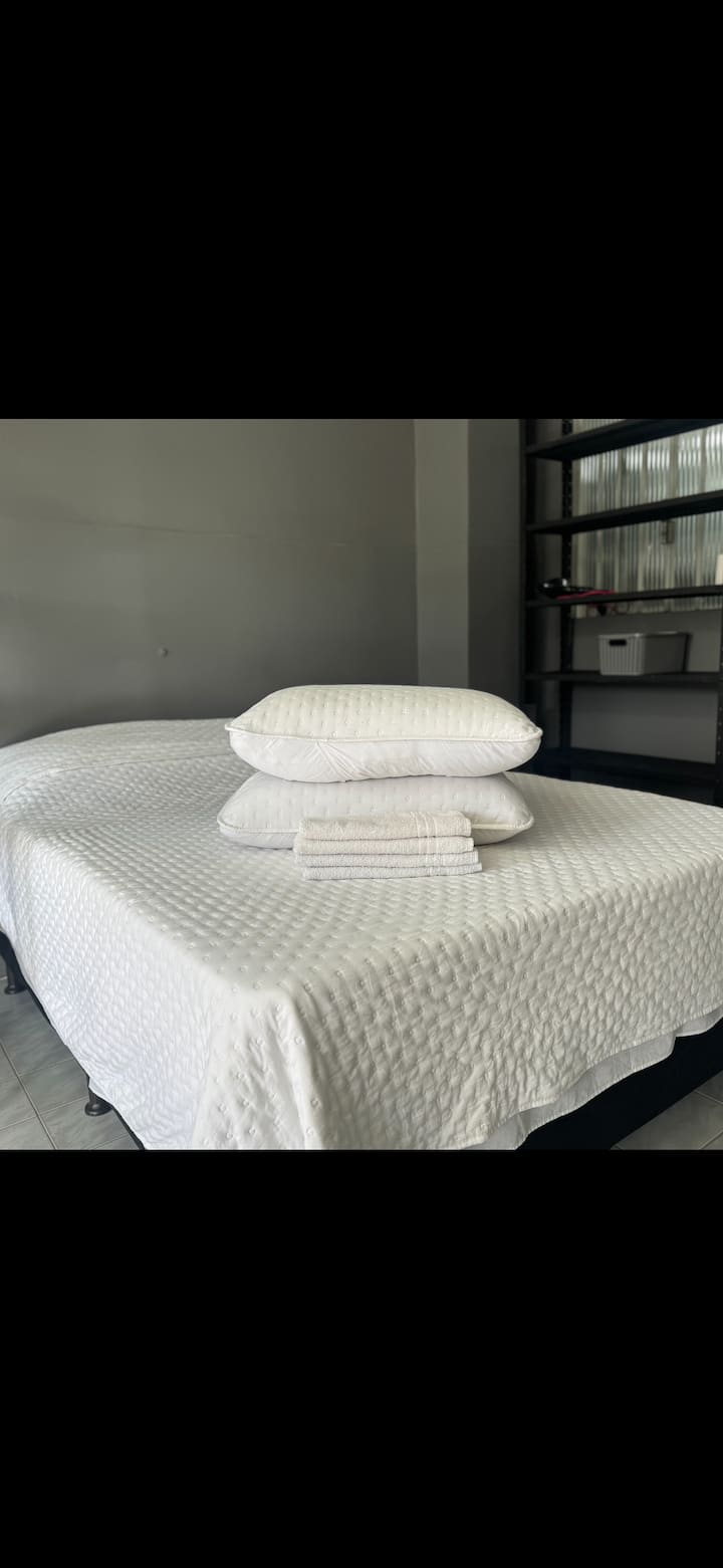 Studio Civil 01 - Prático E Confortável. - Guarapuava, Brasil