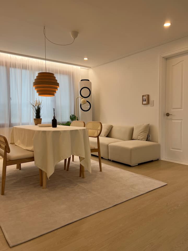 [신규오픈] 망원동 3r5b1bath 대가족 숙소 / 한강 10분 홍대 30분 - South Korea