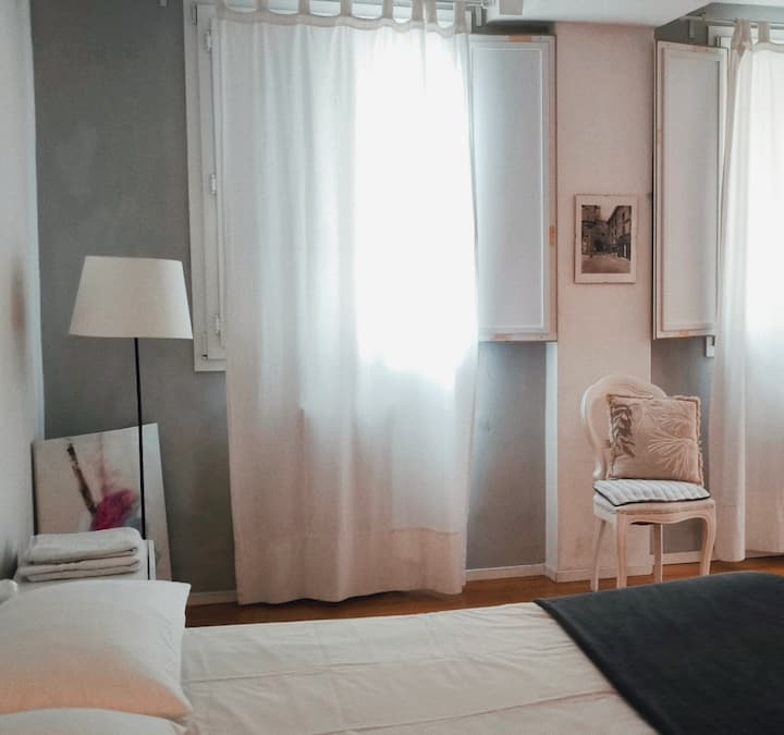 Studio Confortable Au Centre De Bologne - Bologna