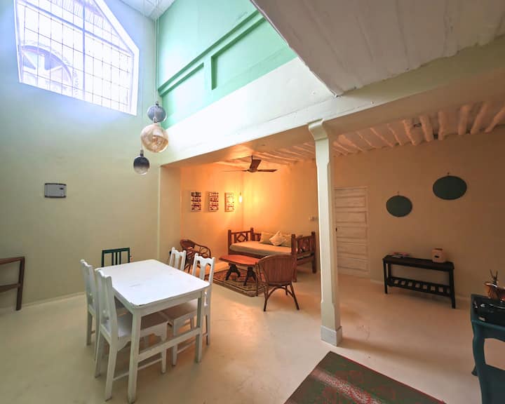 Unique, Central Stonetown Flat Steps To The Ocean - Zanzibar