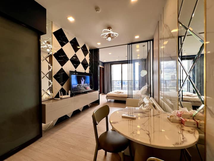 53fl Skyview W/king Bed, Golf, Pool & Gym, Mrt200m - Bangkok