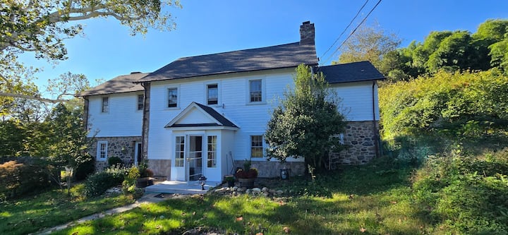 Villanova Family Home 4 Br 3.5 Baths • 5+parking - Villanova, PA