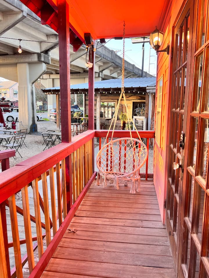 Artsy Walkable Retreat Near Dining & Music - Bâton-Rouge, LA