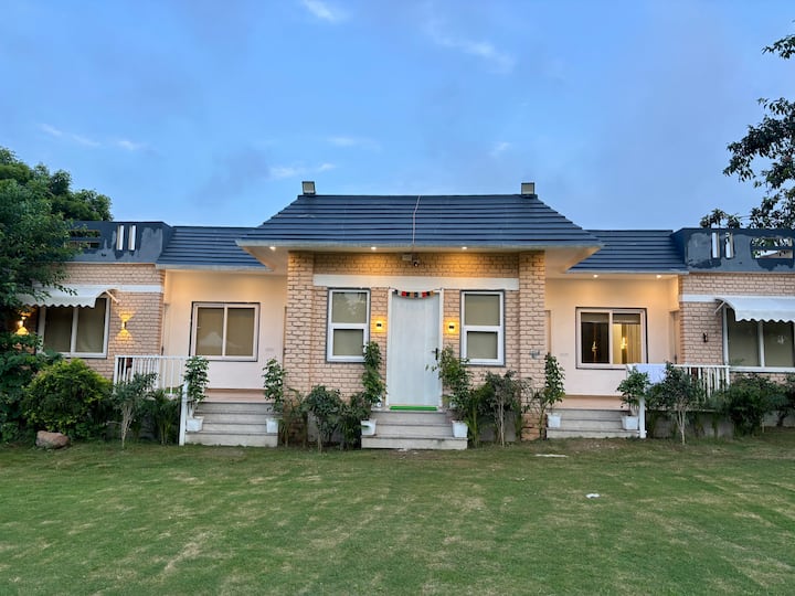 Aravali Mountain Farm - Manesar