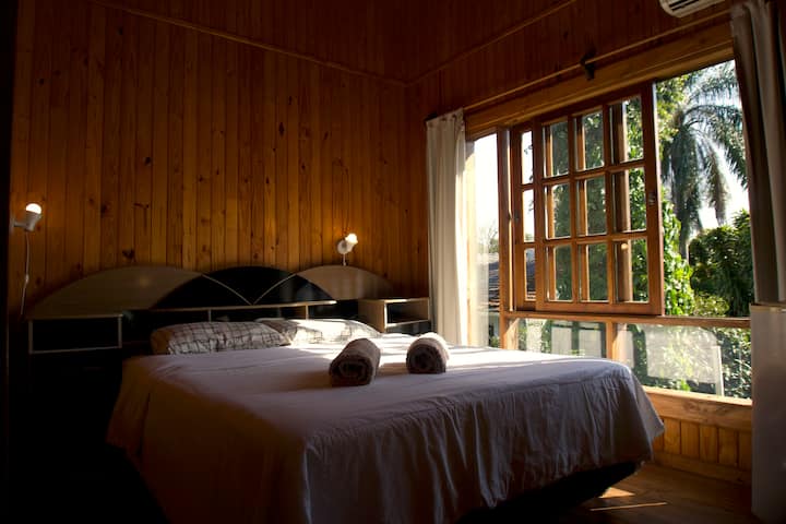 Habitación Cómoda Con Desayuno Incluido Y Piscina - Puerto Iguazú