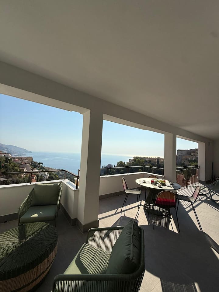 Casa Anita, Taormina Center, With Parking Space - Taormina
