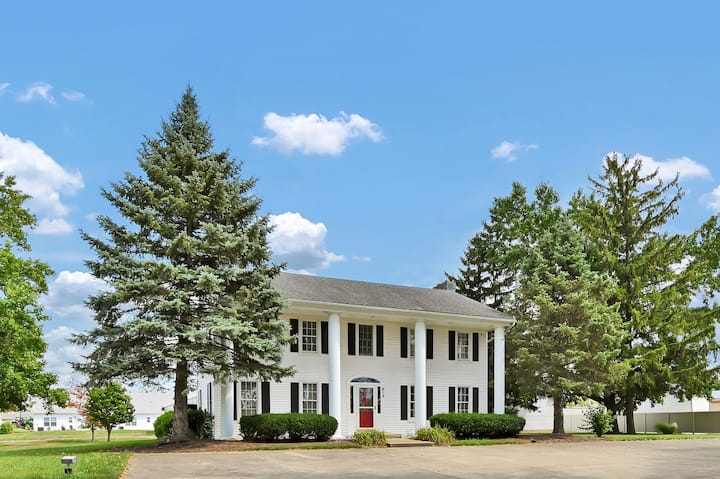 Spacious 5br | Comfortable | Near Downtown - Grafton, OH