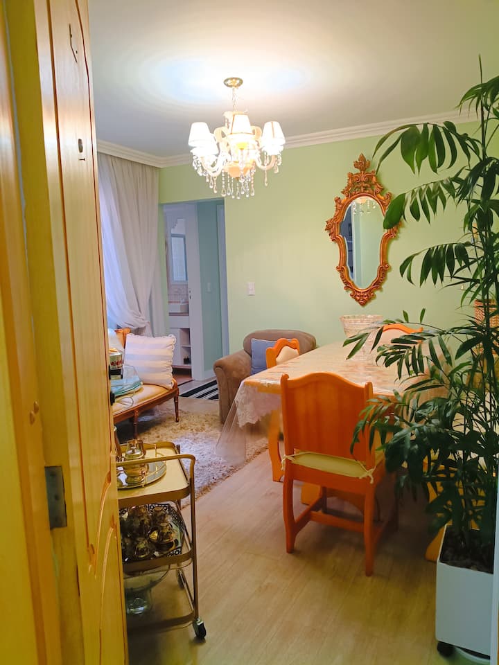 Apartamento Em Bairro Nobre Em Curitiba-pr. - Curitiba