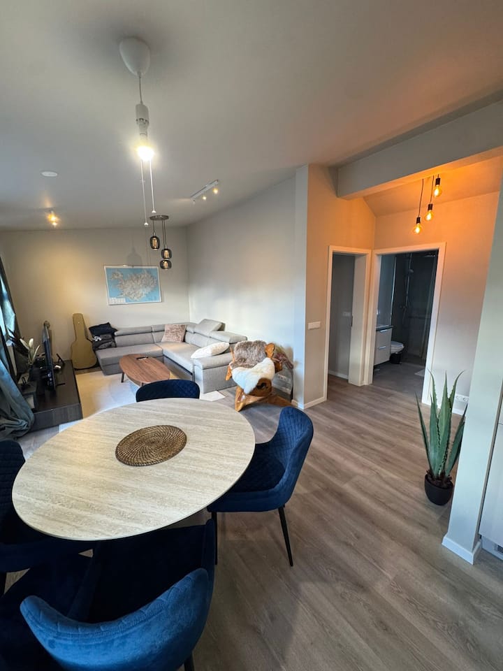 Beaut Penthouse Next To Mainstr. - Islândia