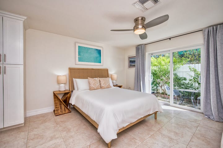 Beach Paradise - 1 Bedroom Home - West Bay