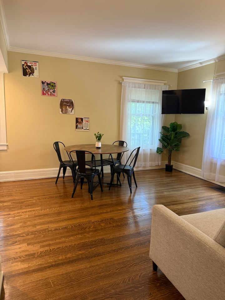 Walkable Park Ave | Free Parking Perfect Location - Rochester, NY