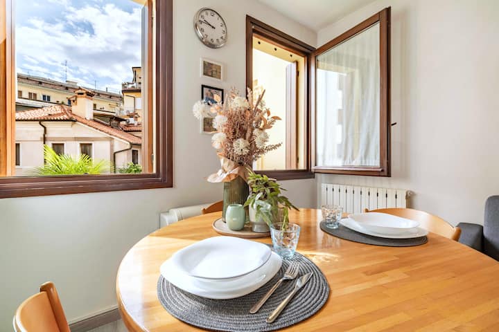 Domus Civico 16 Romantic Apartment Treviso Center - Treviso