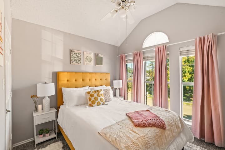 Modern 4br • Sleeps 10 • Grapevine Holiday Stay - Lewisville, TX